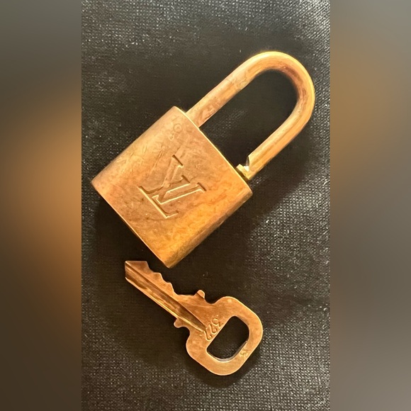Louis Vuitton | Bags | Louis Vuitton 322 Lockand Key | Poshmark